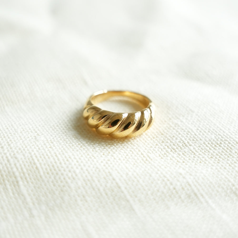 Croissant Ring – Kumo Studios